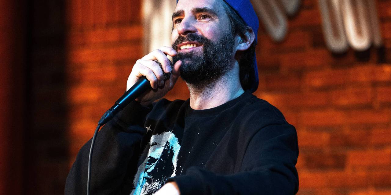 Comedian will have Victoria audience seeing life differently - Monday Mag